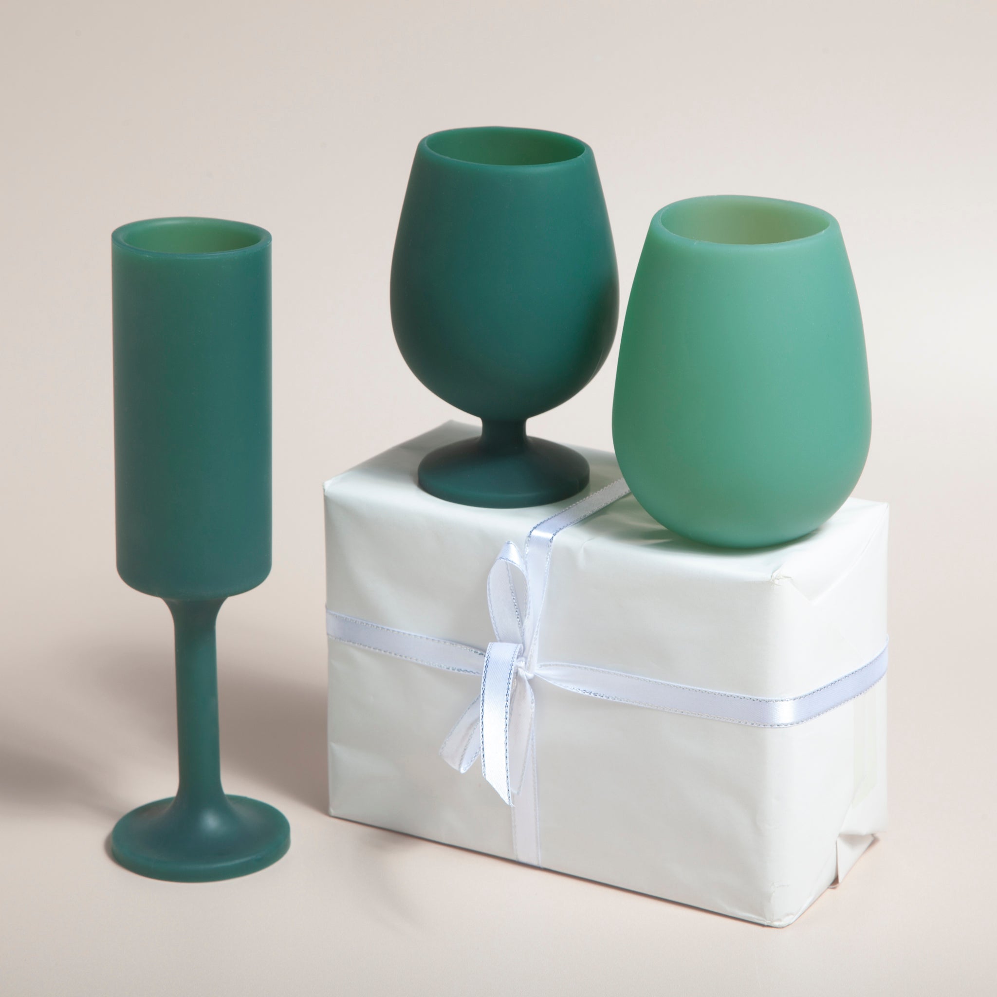 holiday mistletoe | fegg | silicone unbreakable glasses – porter green ...
